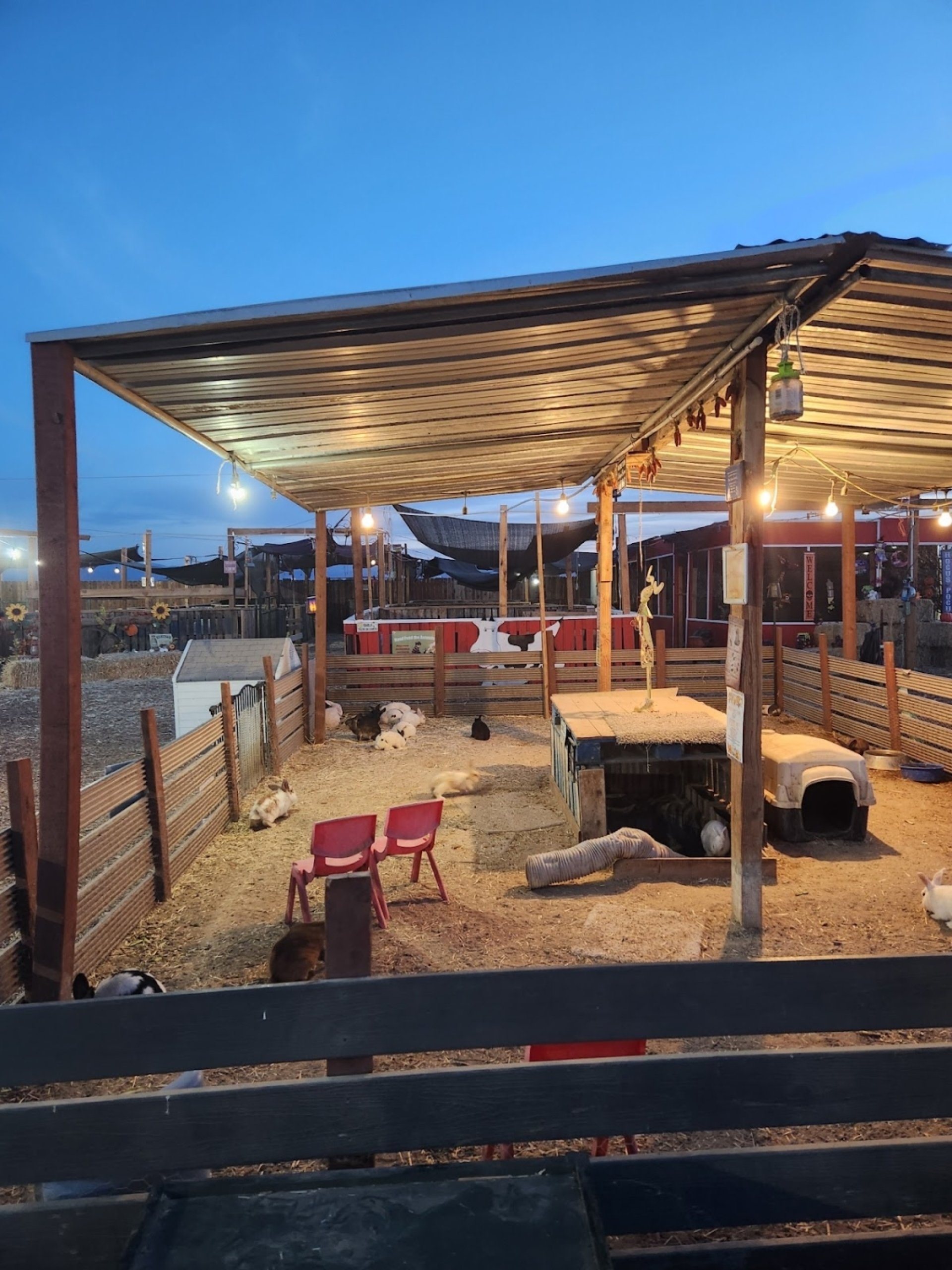 Granja Familiar Barber, Lancaster, CA: Información, Entradas y Opiniones