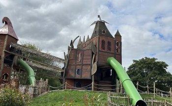 Hobbledown Adventure Farm Park and Zoo, Epsom: Information, Tickets and ...