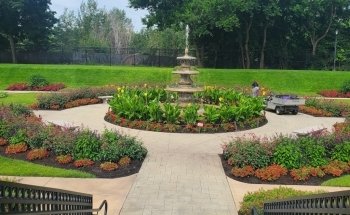 Phillips Park Zoo, Aurora, IL: Information, Tickets and Reviews
