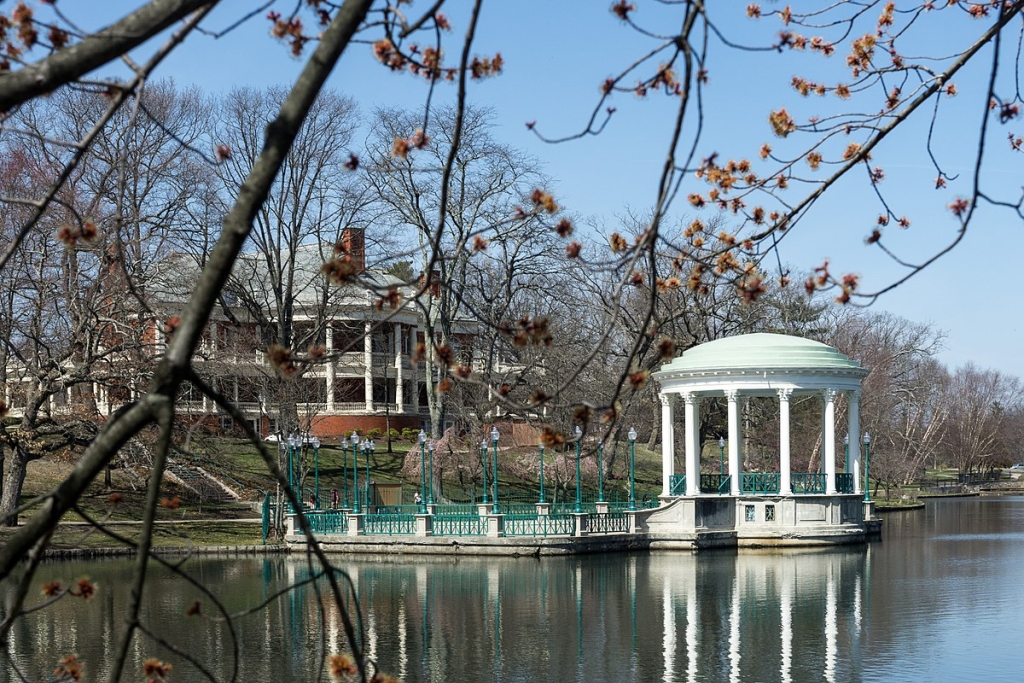 Roger Williams Park Zoo, Providence, RI: Information, Tickets and Reviews