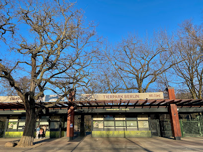 Main Entrance Bear Window Z Zoo Park, Berlin: Information, Tickets and ...